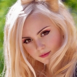 Download Woman Model PFP