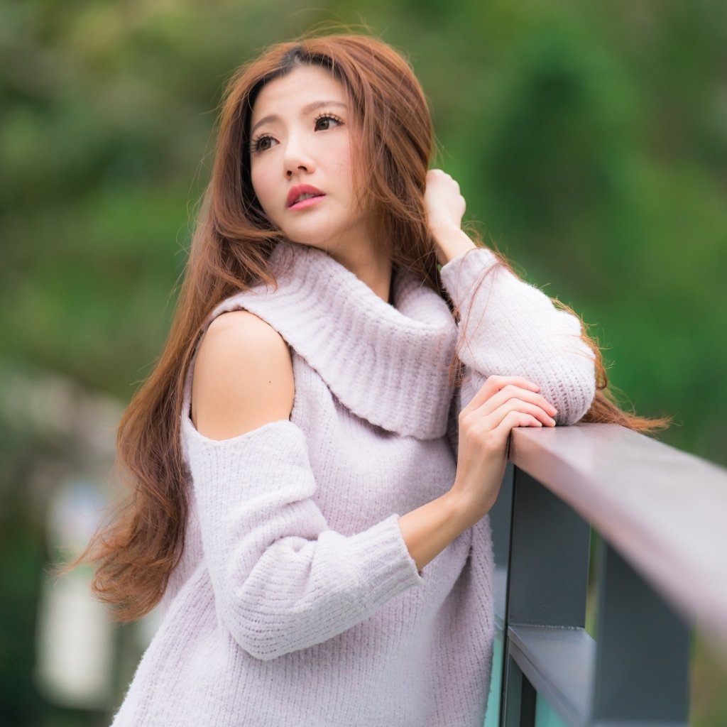 Download Long Hair Brunette Asian Model Woman PFP