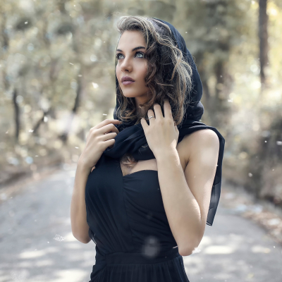 Download Brunette Woman Model PFP