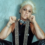 Download Music Pink (Singer) PFP