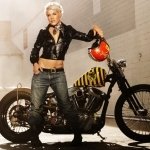 Download Music Pink (Singer) PFP